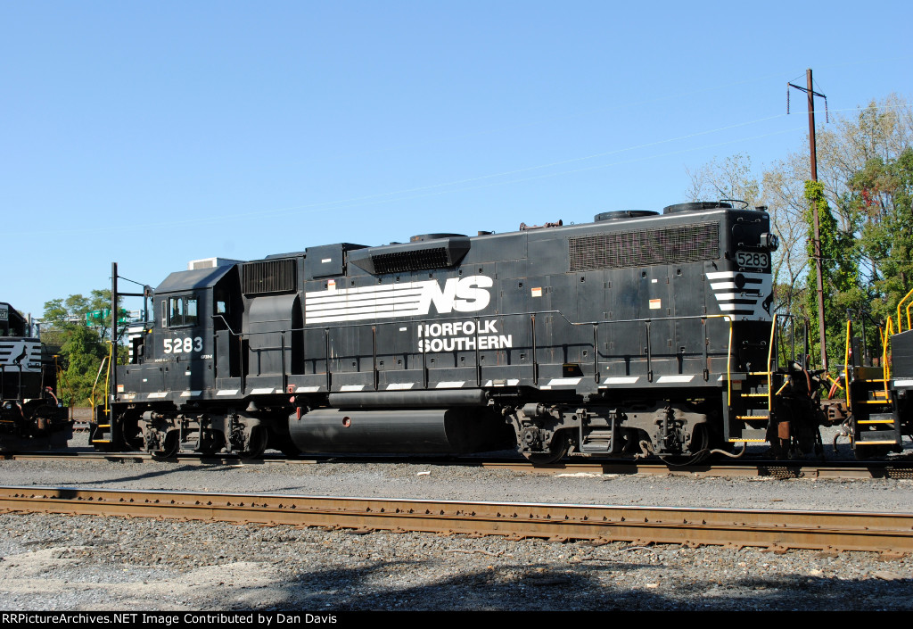 NS GP38-2 5283 in Morrisville Yard